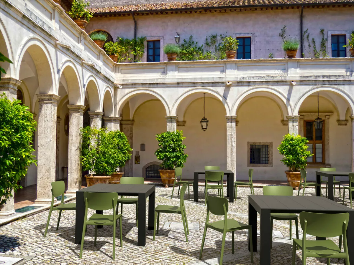 Monna Chair by Siesta – IOF – Ideal Office Furniture Solutions