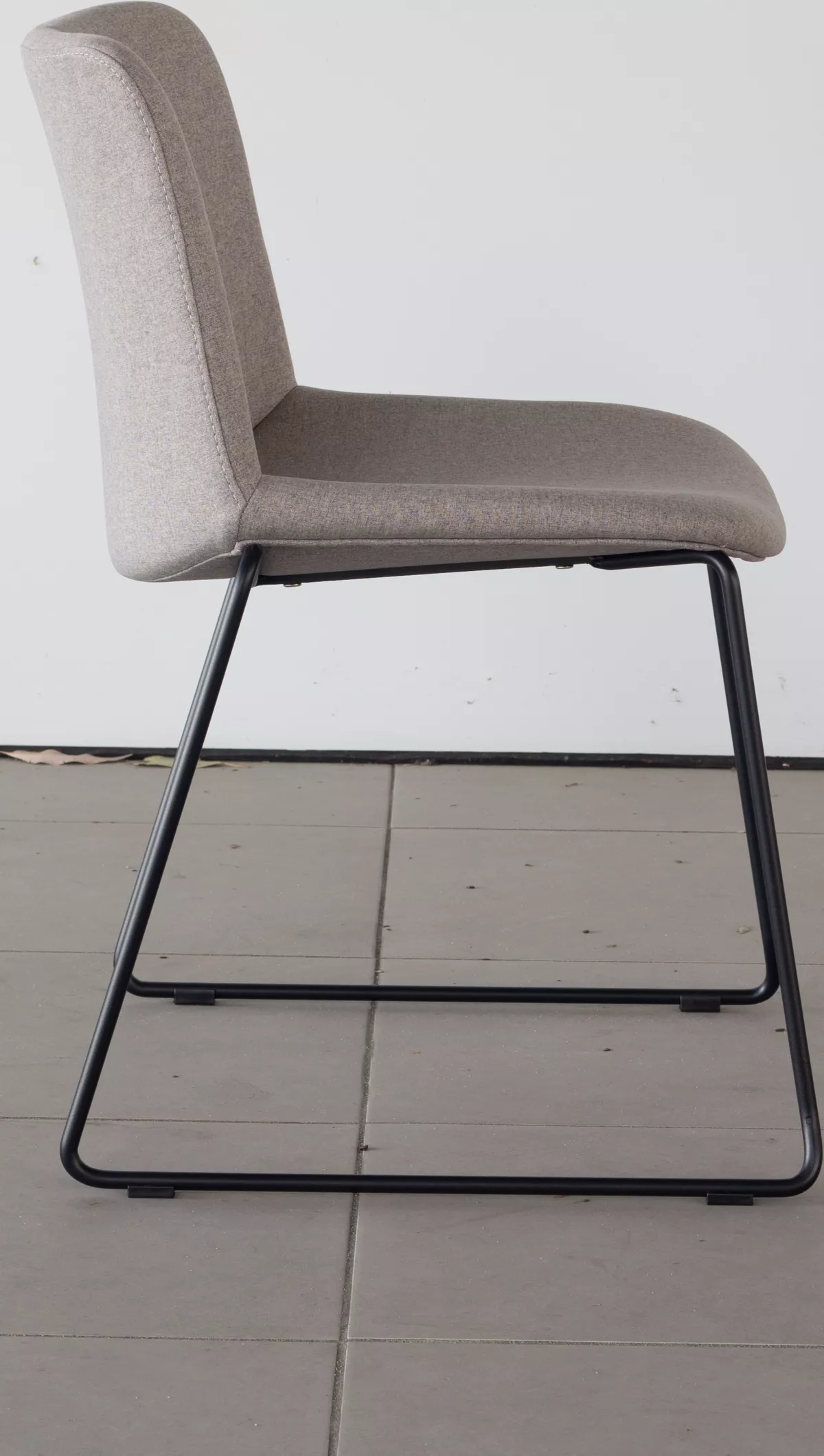 Bellar Sled Chair – IOF – Ideal Office Furniture Solutions